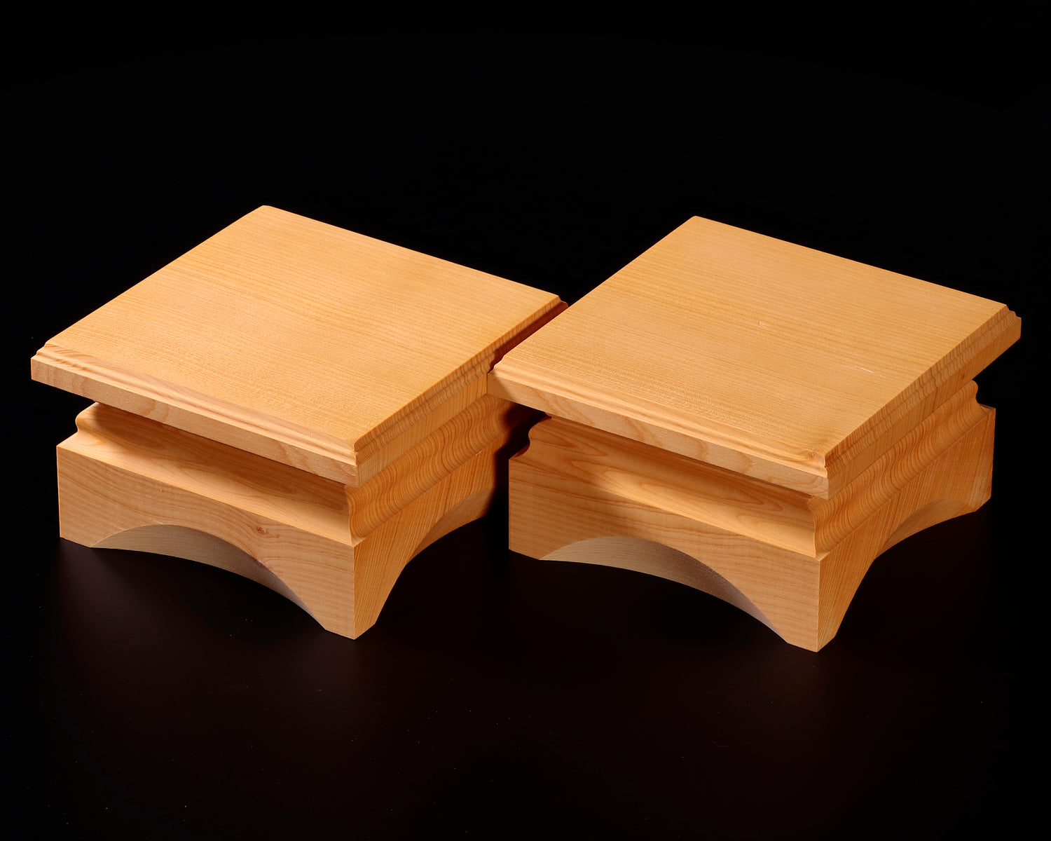 日向榧製 駒台 卓上2.5寸盤用 飾り彫 1対 KMD-HK-306-03 – kurokigoishiten